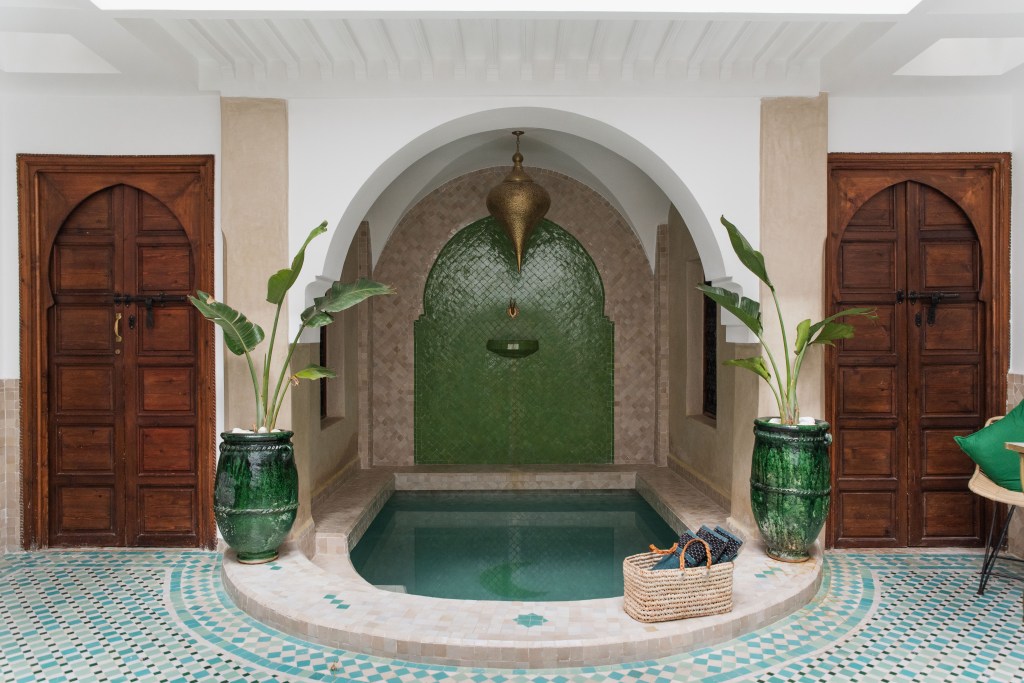 住Riad的摩洛哥體驗：優缺點分析 - Aisha in Morocco